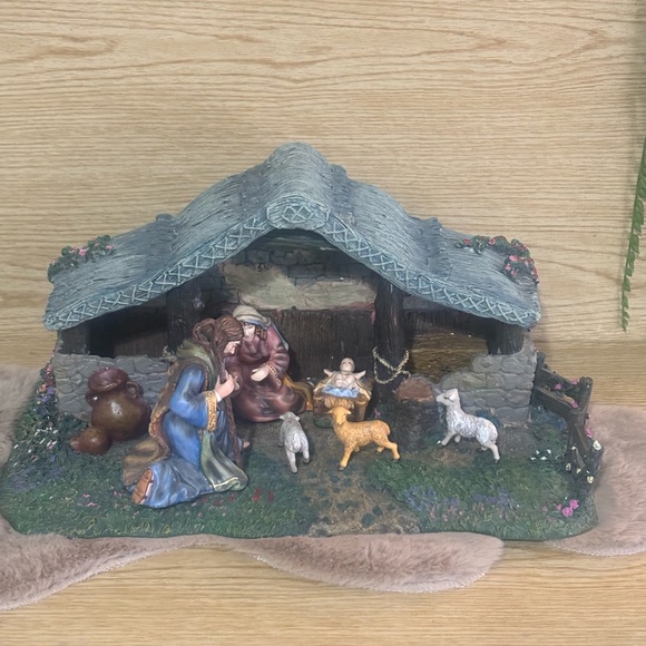 hawthorne | Holiday | Hawthorne Village Thomas Kinkade Nativity Mary ...